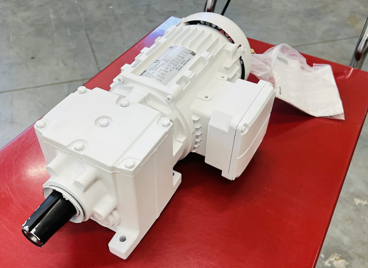 Lenze G500-H140 Motor and Gearbox - European Machinery Services